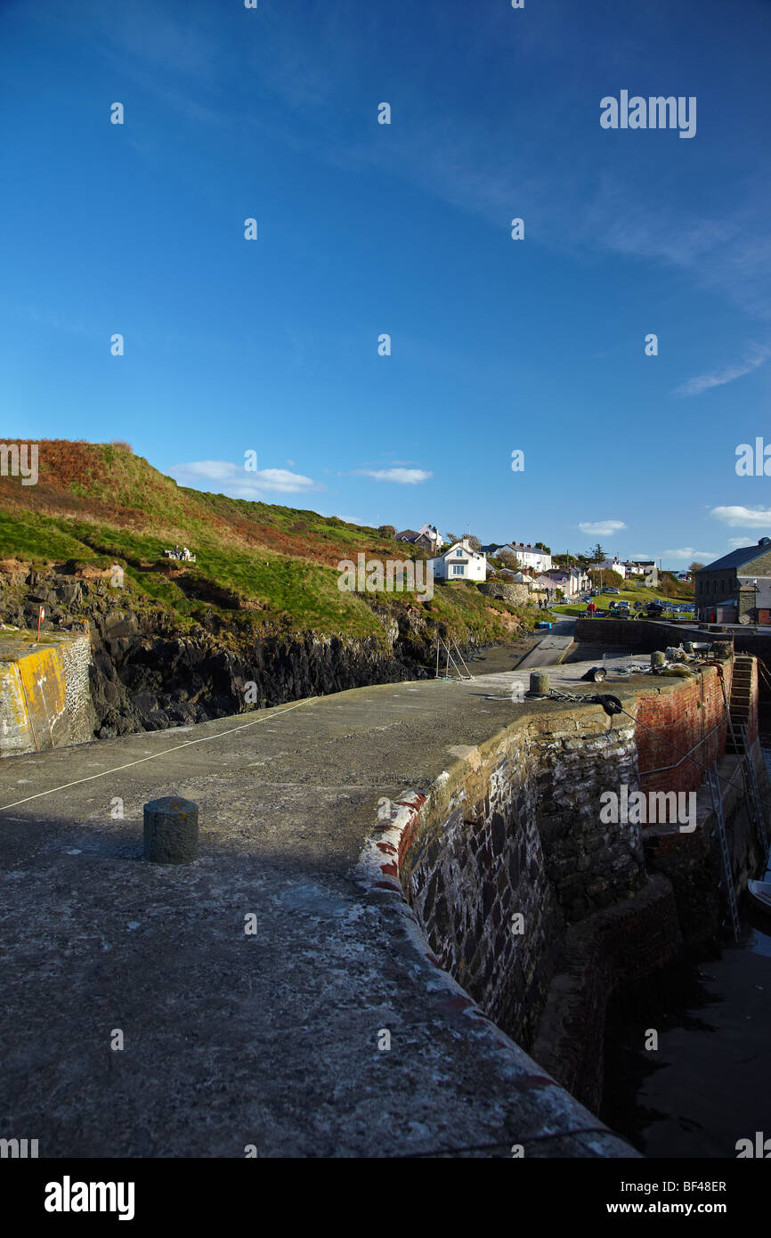 Porthgain harbour hi-res stock photography and images - Alamy