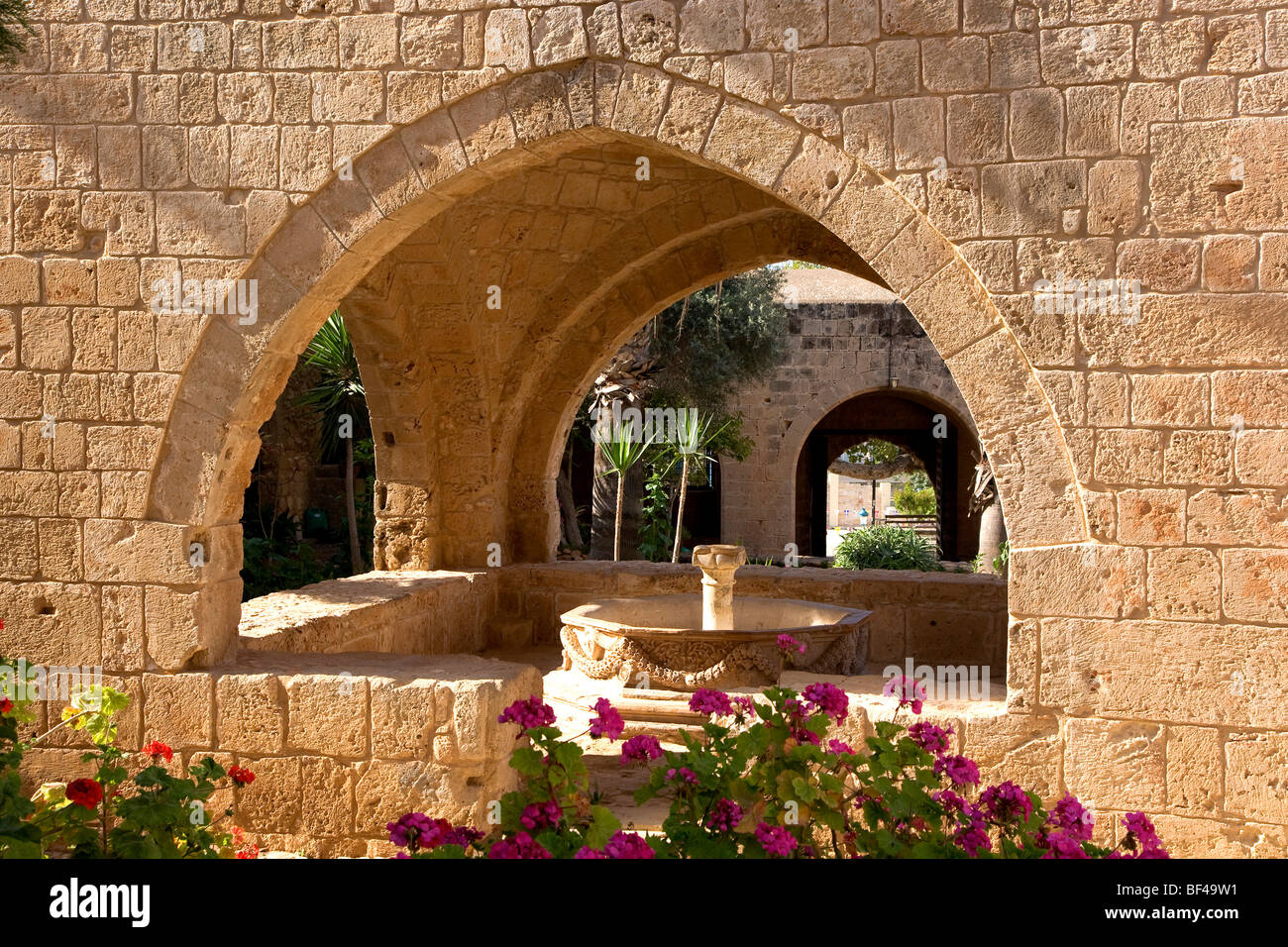 Monastery courtyard hi-res stock photography and images - Alamy