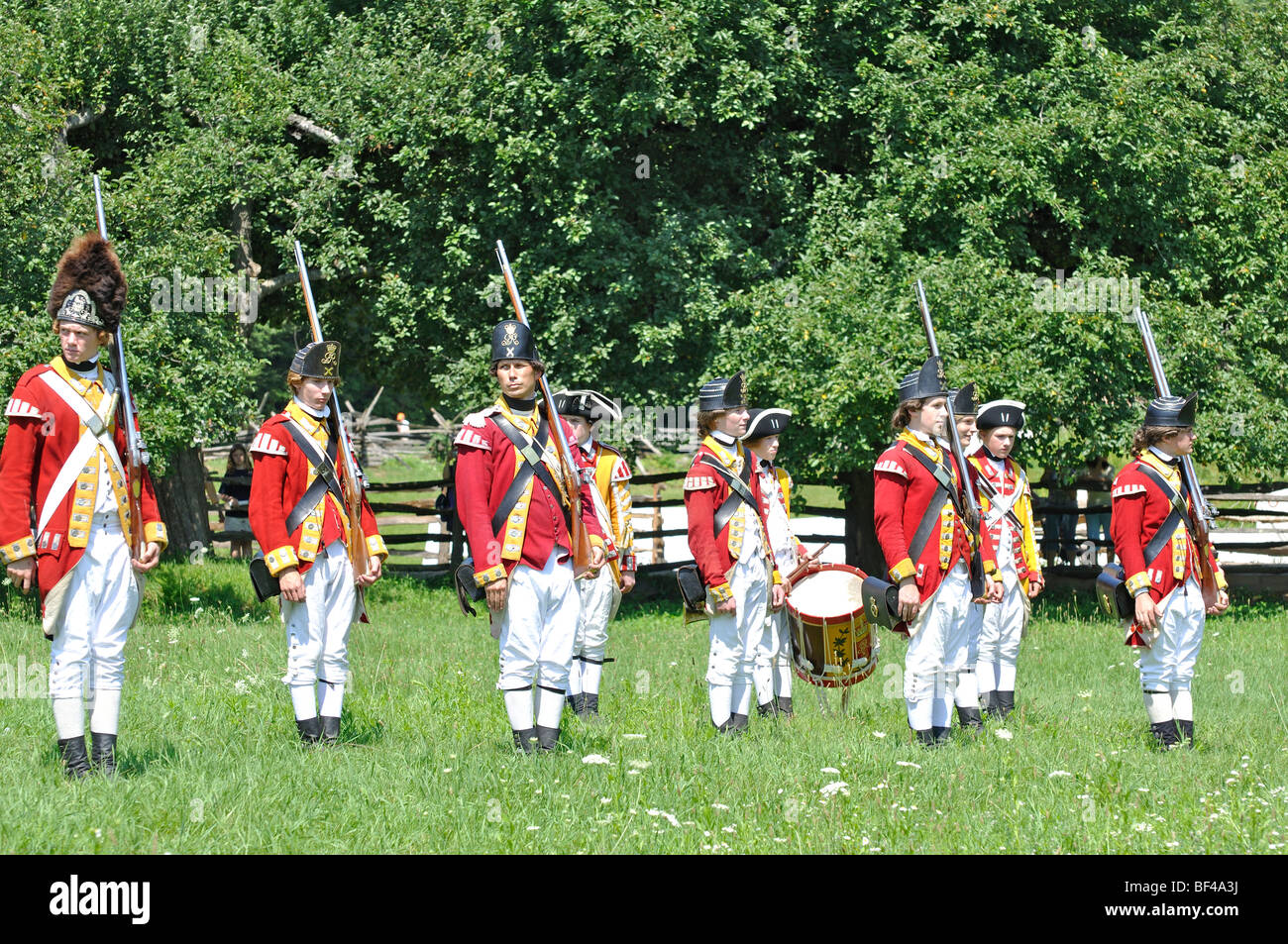 British Redcoats - costumed American Revolutionary War (1770's) era re ...