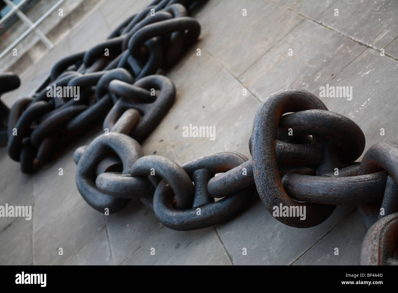 Dock chain hi-res stock photography and images - Alamy