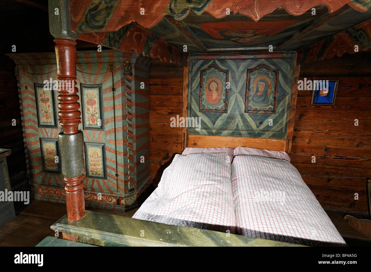 Historic sleeping chamber hi-res stock photography and images - Alamy