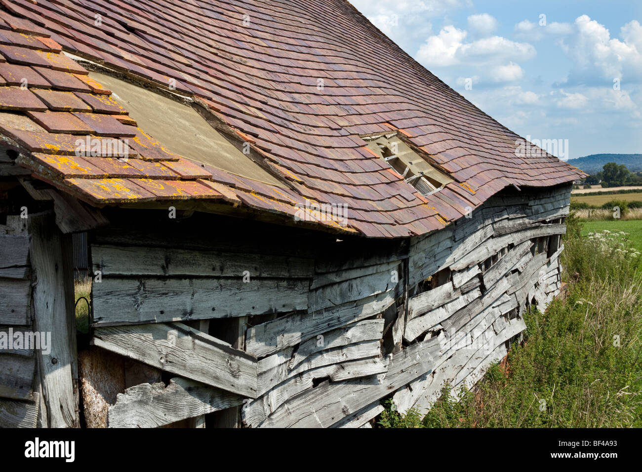 Old collapsed barn hi-res stock photography and images - Alamy