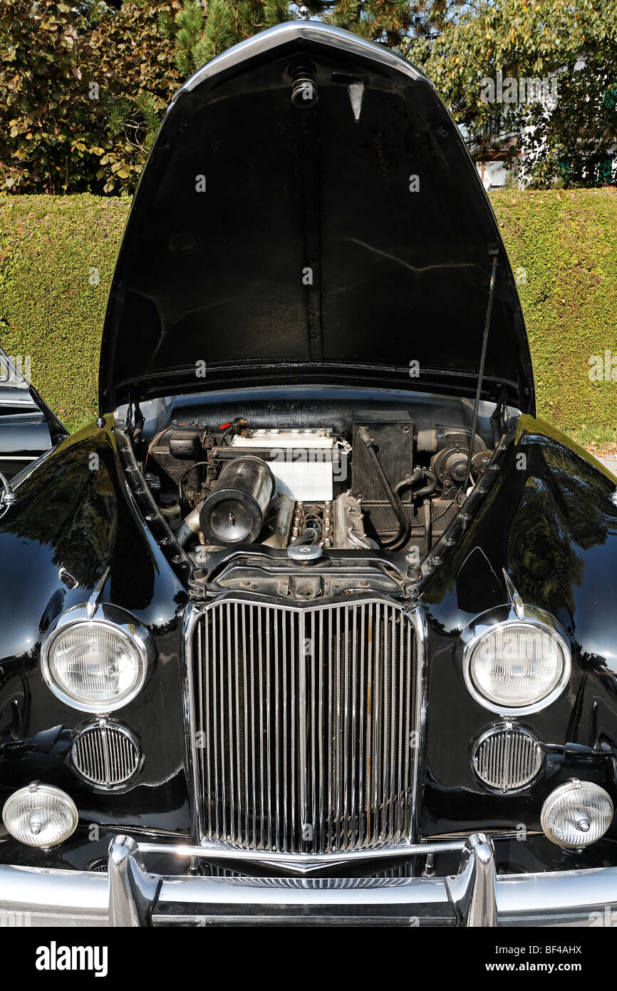 Open opened car motor hood hi-res stock photography and images - Alamy