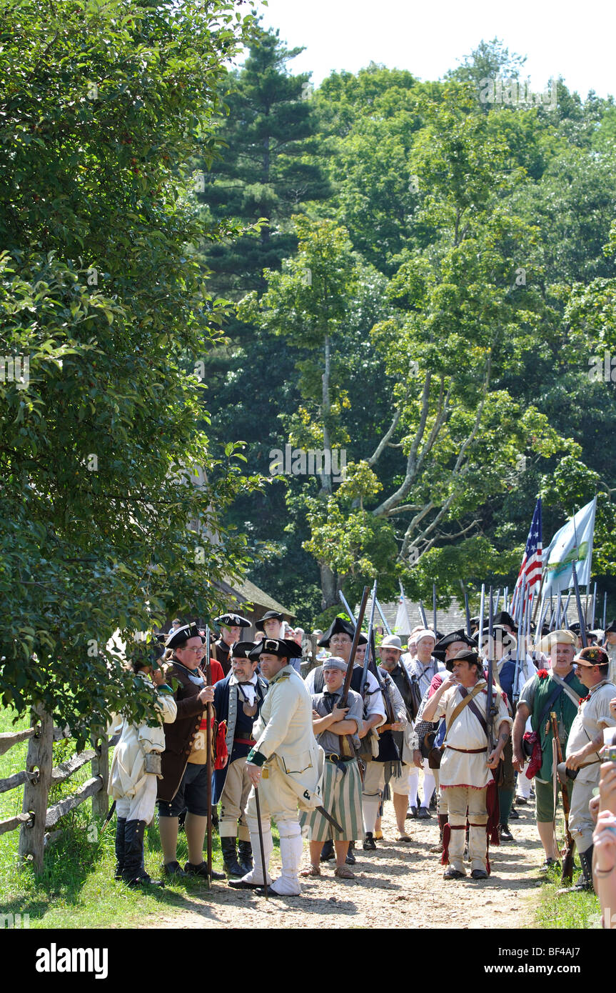 American patriots preparing to the battle - costumed American ...