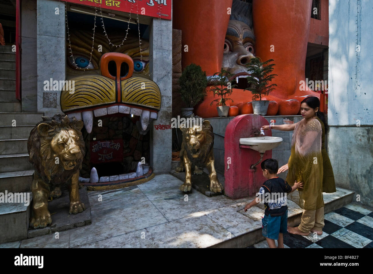 Hanuman temple hi-res stock photography and images - Alamy