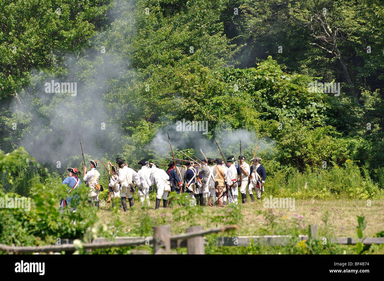 American patriots in battle - costumed American Revolutionary War (1770 ...