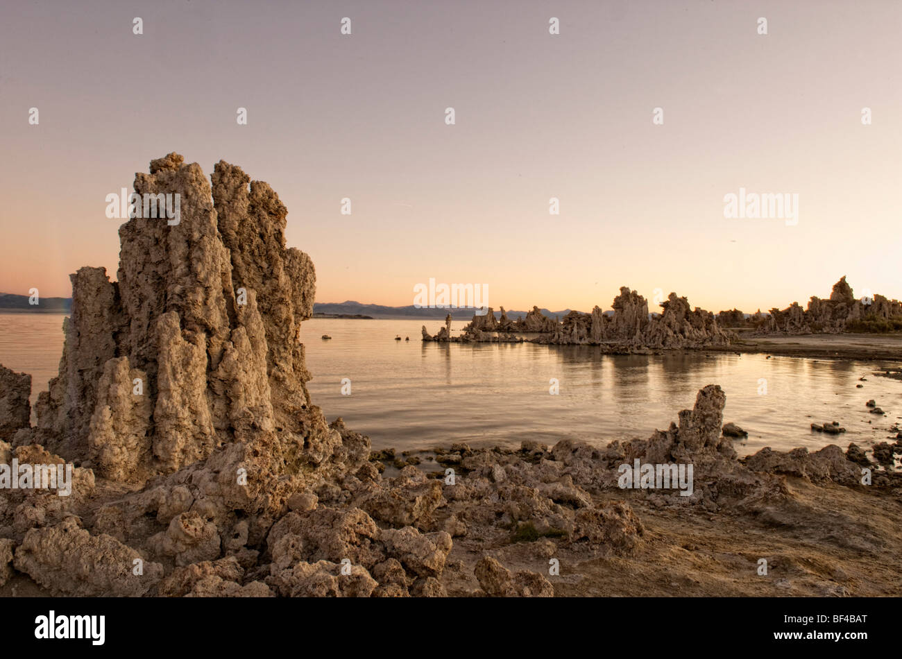 Sunrise at South Tufa, Mono Lake, Lee Vining, California, USA Stock ...