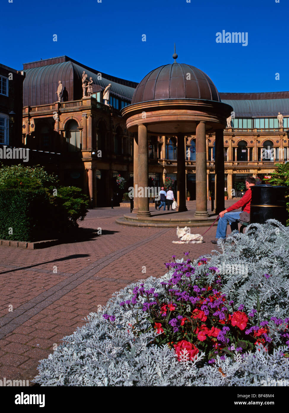 Harrogate Victoria Shopping Centre High Resolution Stock Photography ...