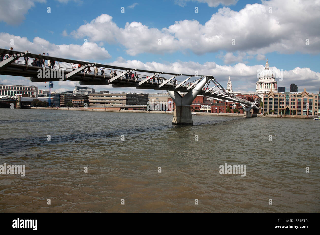 Millennium bridge icon hi-res stock photography and images - Alamy