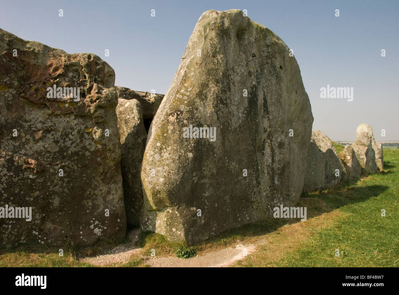West Kennet long barrow, Wiltshire, England Stock Photo - Alamy