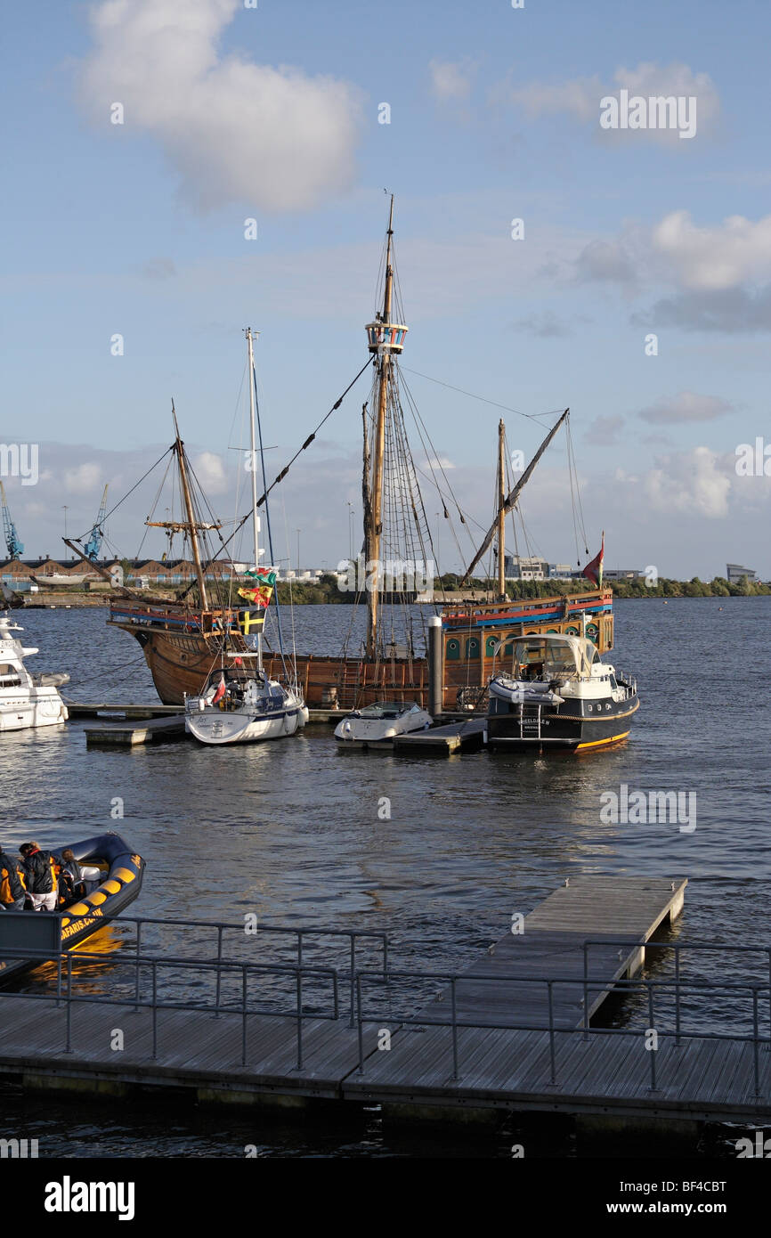 The Matthew a replica sailing ship at the Cardiff Harbour Festival ...