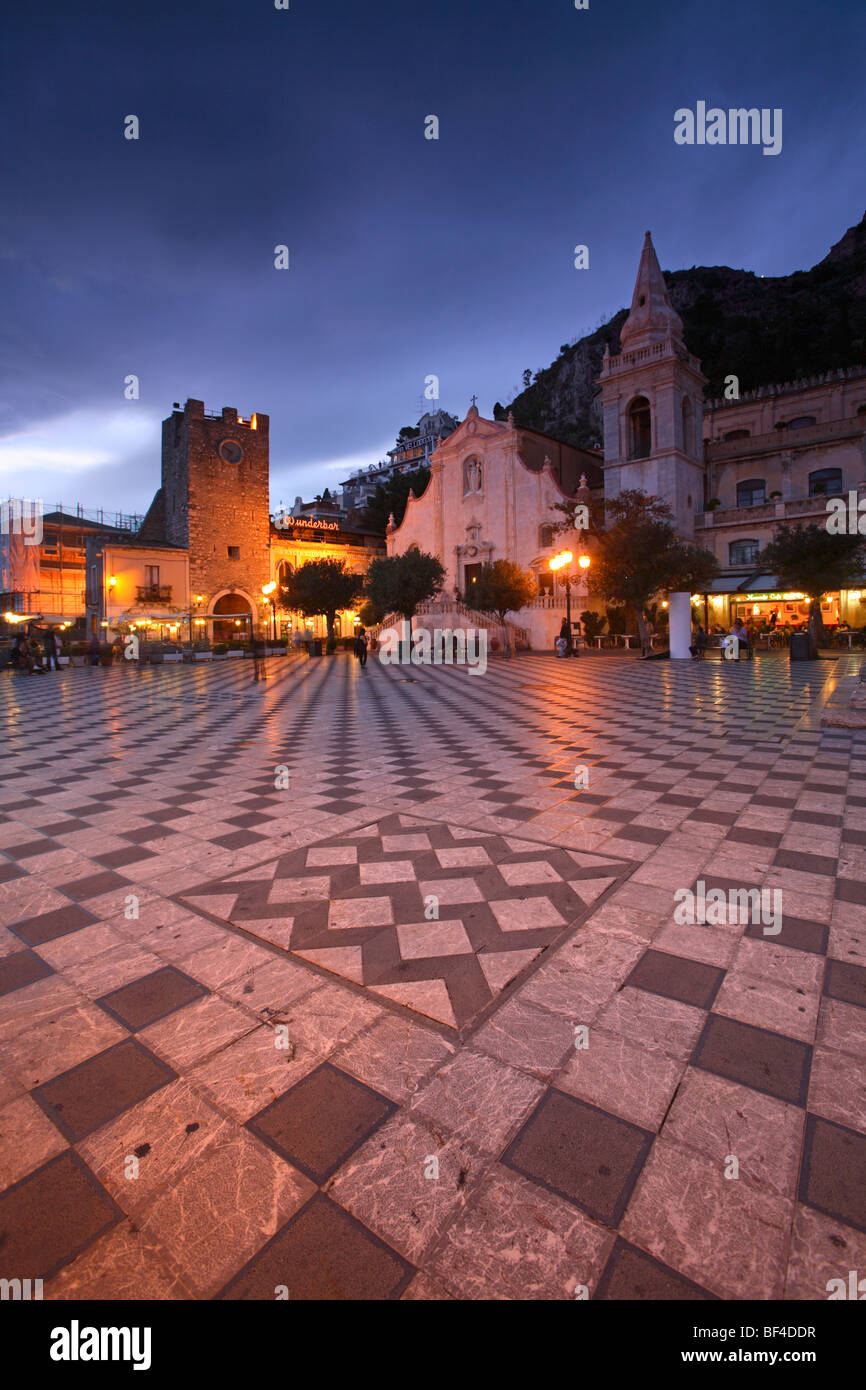 Sicily taormina night hi-res stock photography and images - Alamy