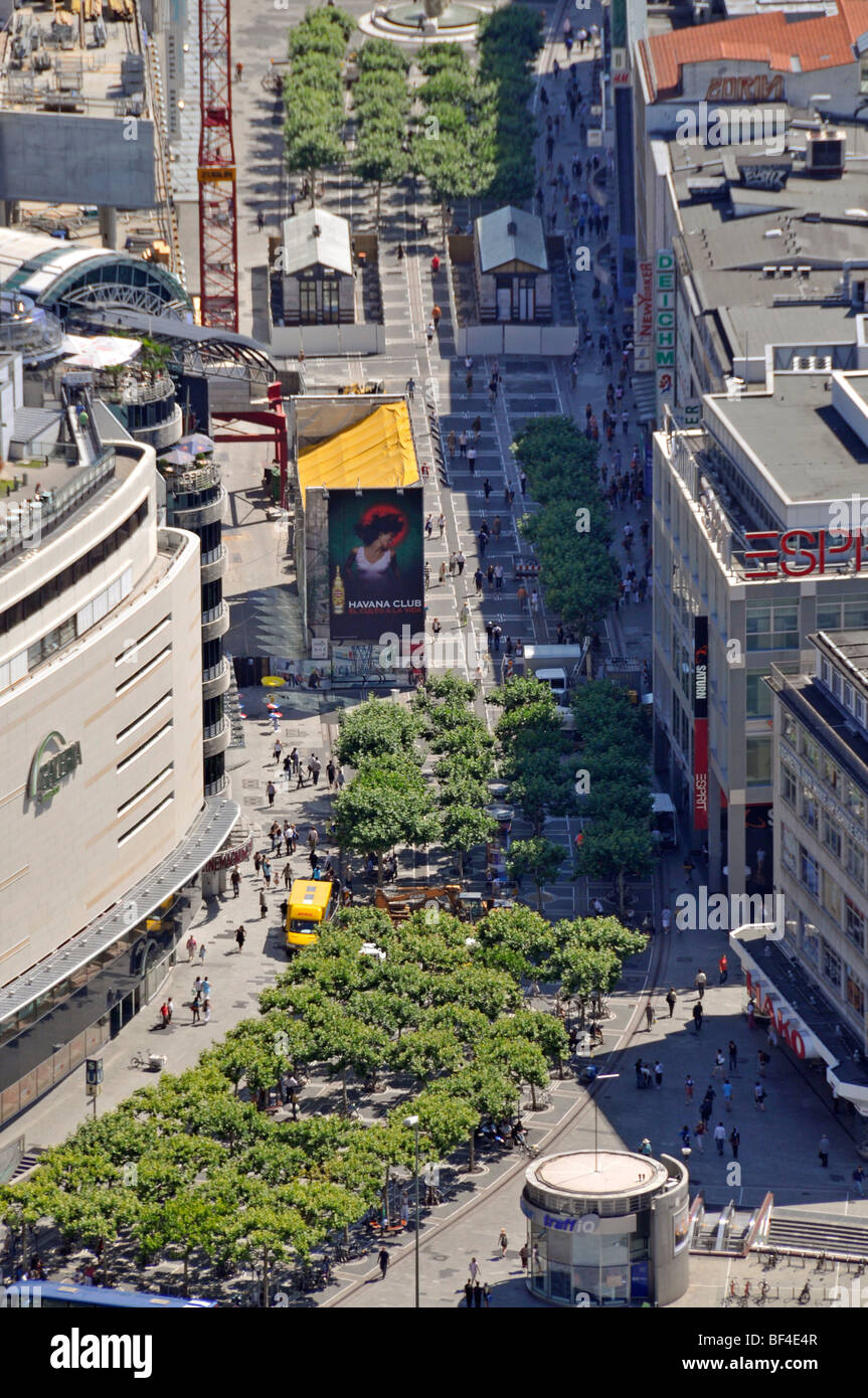 Pedestrian zone frankfurt germany hi-res stock photography and images ...
