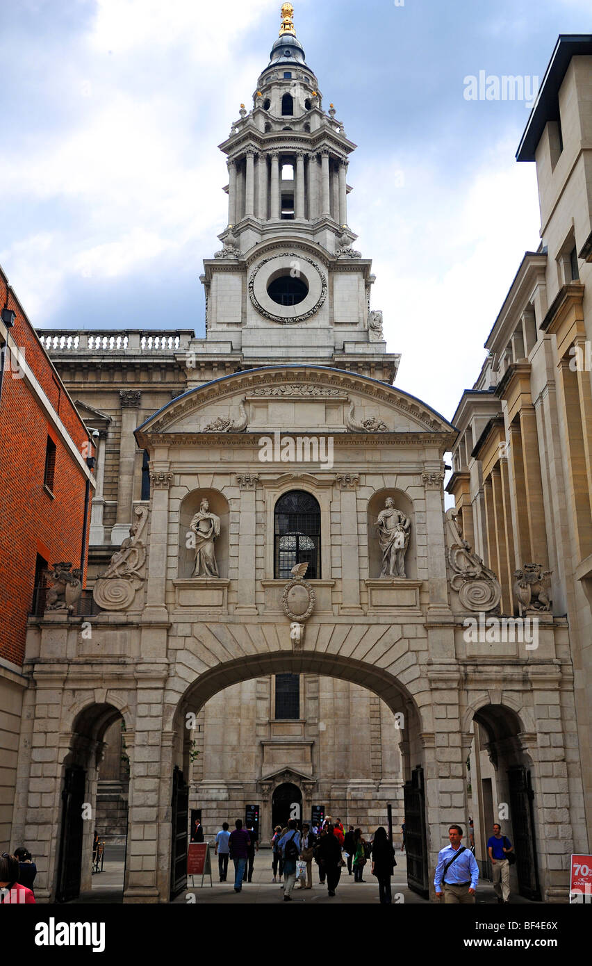 Warwick gates hi-res stock photography and images - Alamy