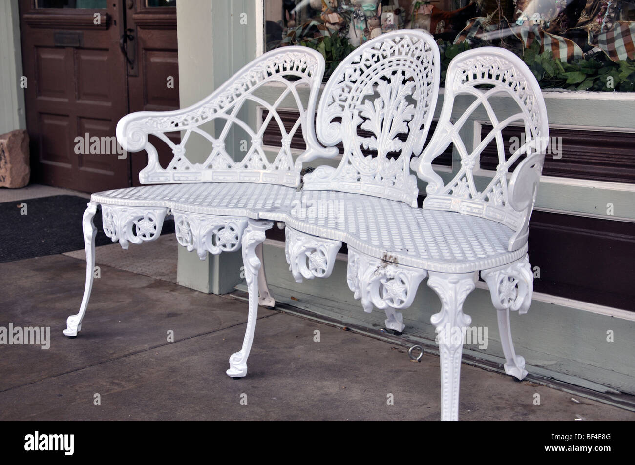 Victorian Bench High Resolution Stock Photography and Images - Alamy