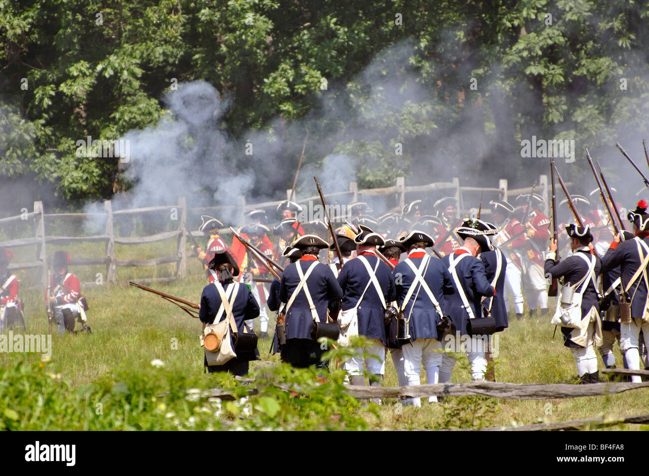 American patriots in battle costumed hi-res stock photography and ...