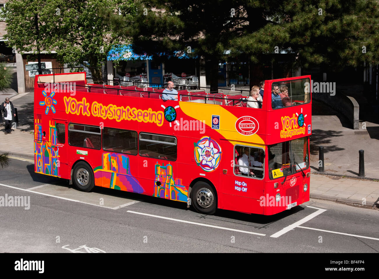 Yorkshire sightseeing bus hi-res stock photography and images - Alamy