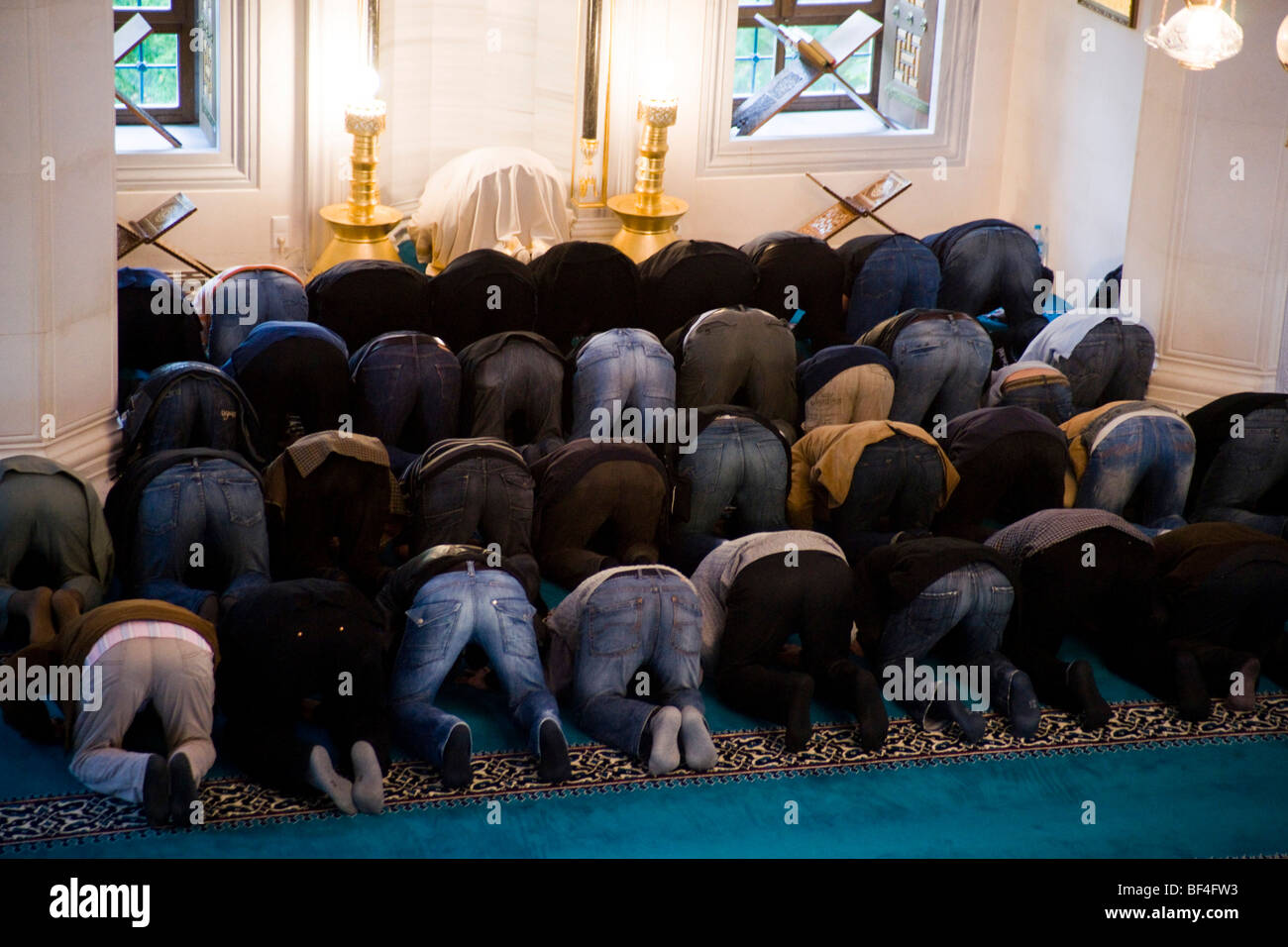 Muslime prayer mosque hi-res stock photography and images - Alamy