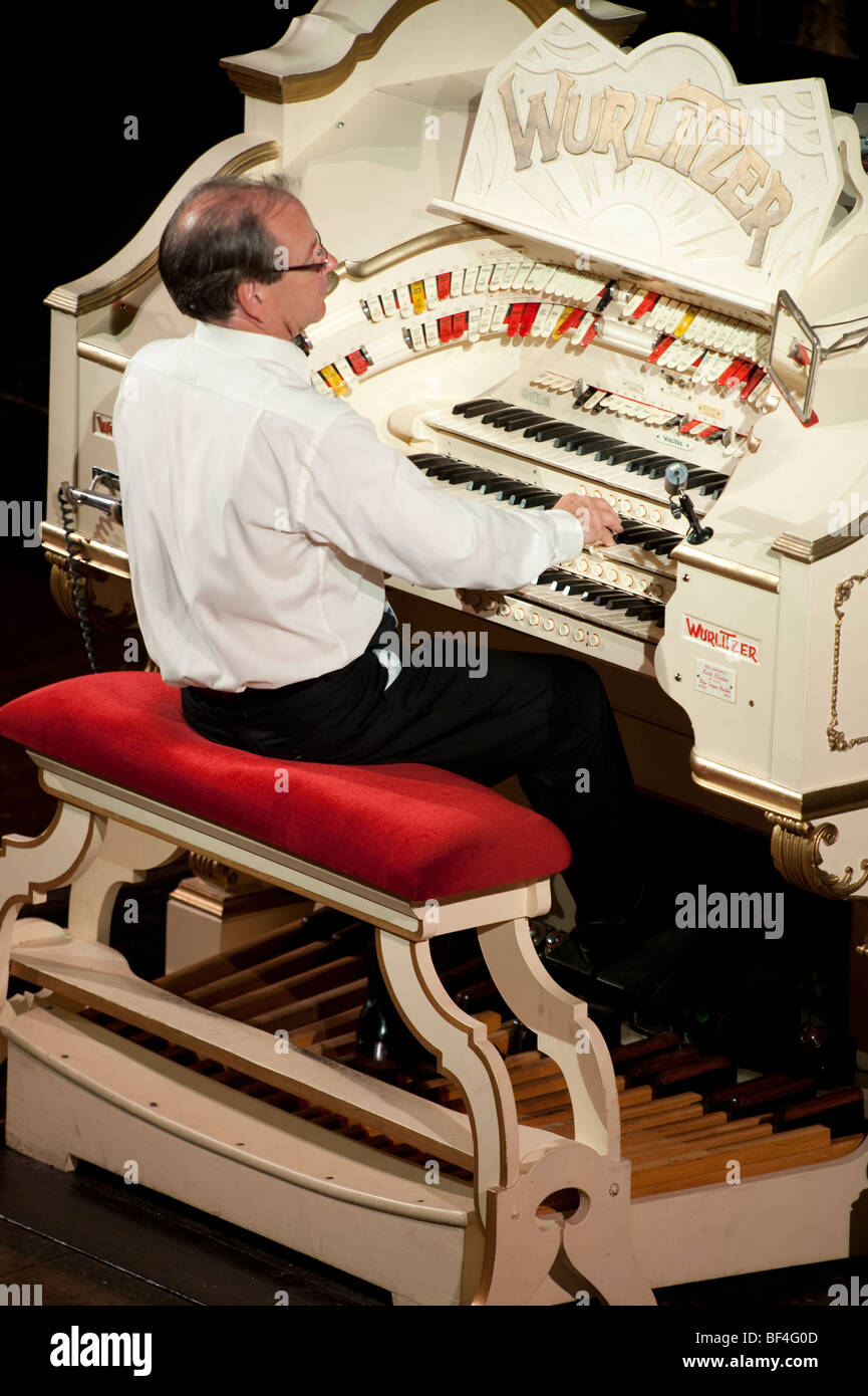 Wurlitzer Organ in the Blackpool tower ballroom Stock Photo - Alamy