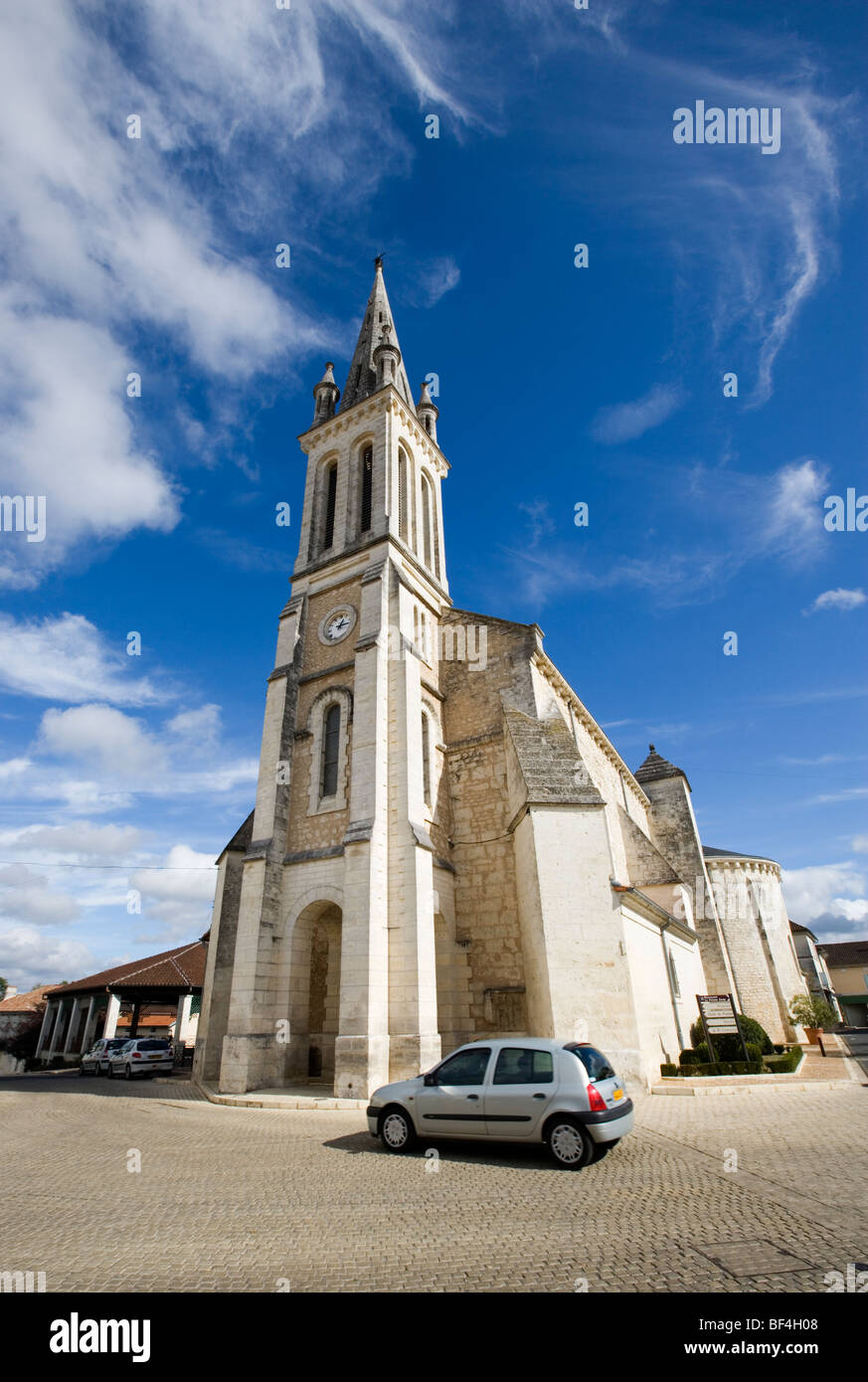 French churches medium size hi-res stock photography and images - Alamy