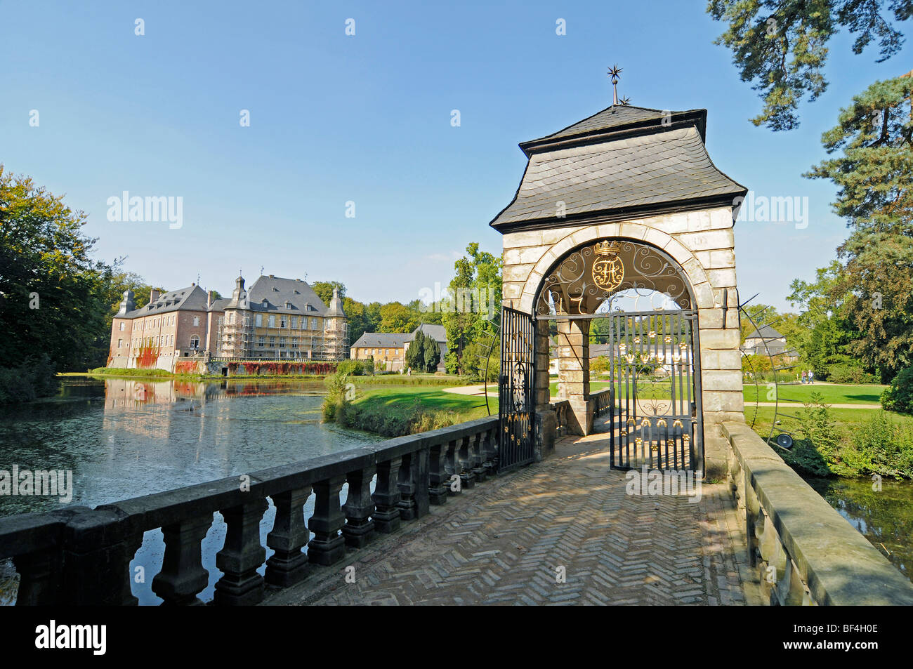 Baroque bridge hi-res stock photography and images - Alamy