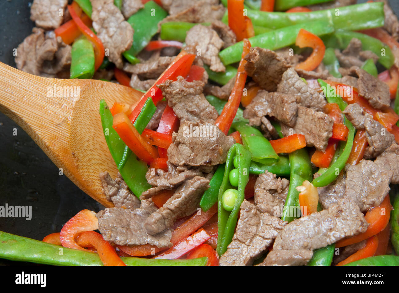 Wok cooked beef hi-res stock photography and images - Alamy