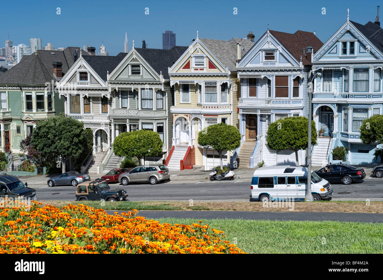 Painted Ladies or Postcard Row houses, Alamo Square, Steiner Street ...