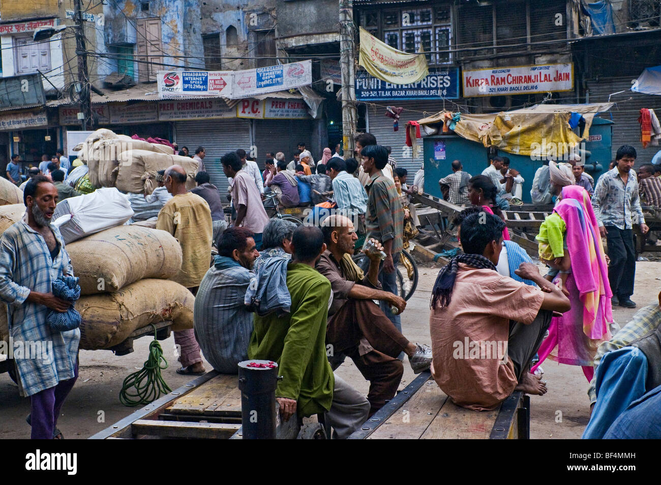 Street scene at the spice bazaar, Old Delhi, India, Asia Stock Photo ...
