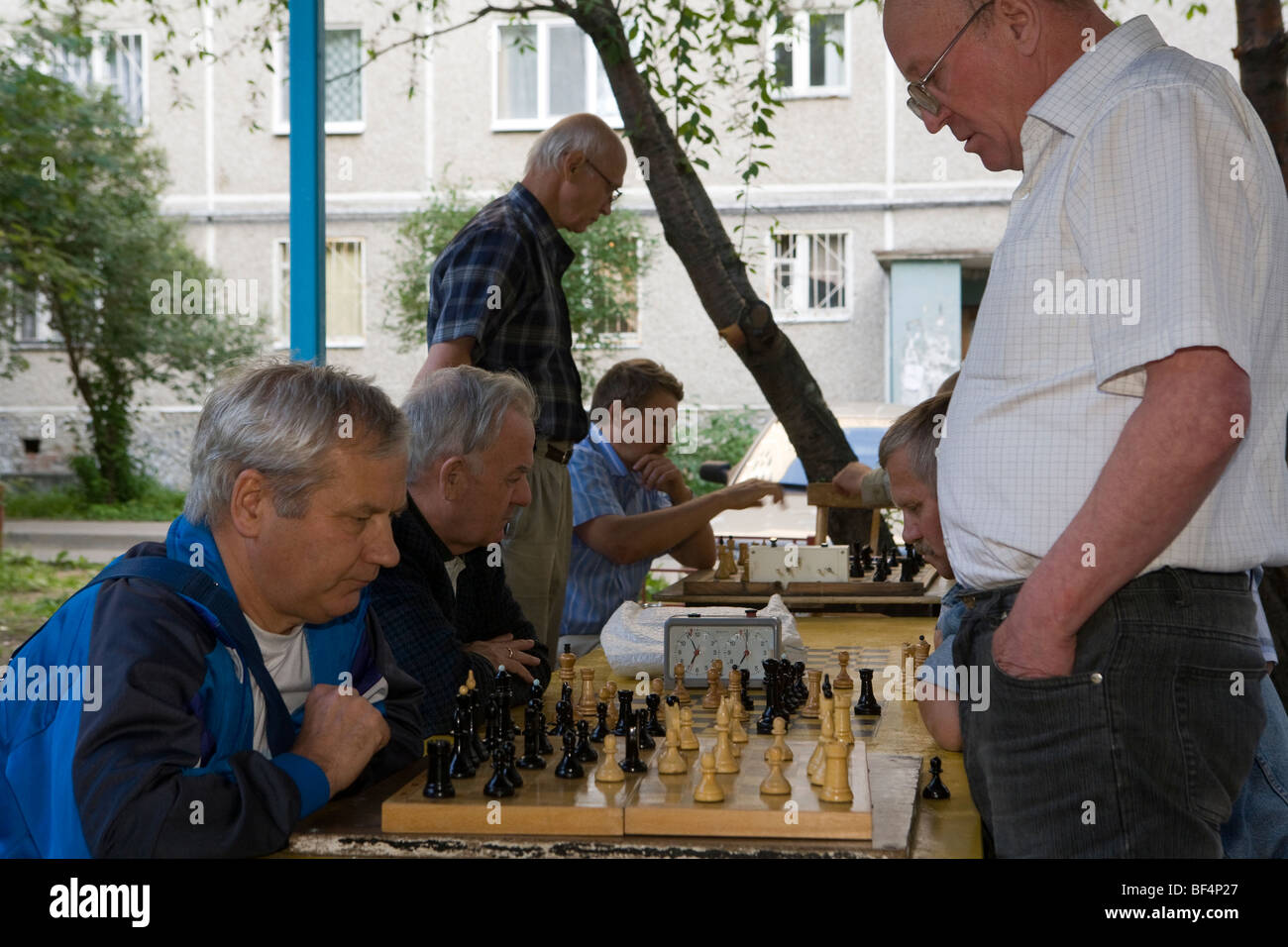 Old chess players hi-res stock photography and images - Alamy