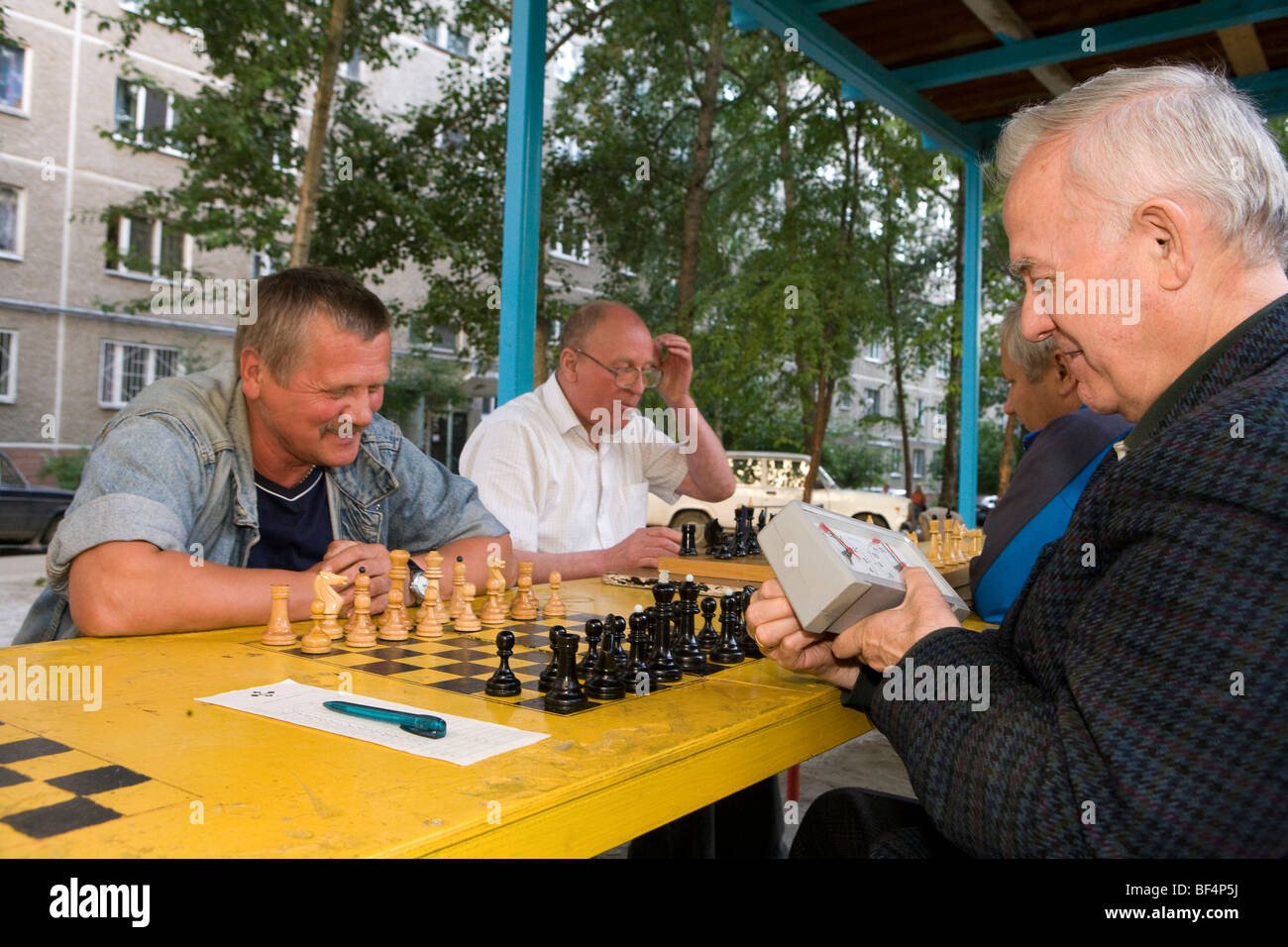 Russia chess in the park hi-res stock photography and images - Alamy