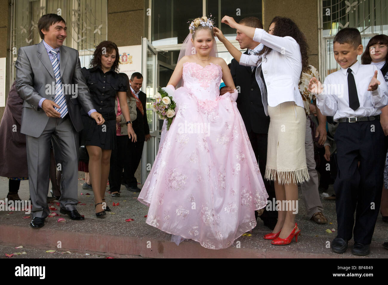 Russia brides hi-res stock photography and images - Alamy