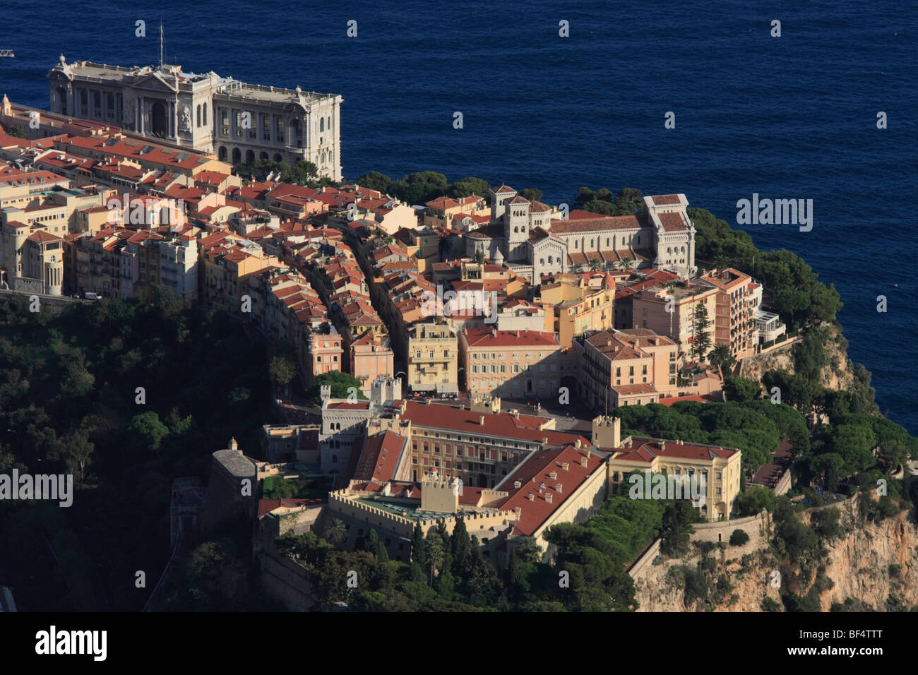 Historic city centre with palace, cathedral and Oceanographic Museum ...