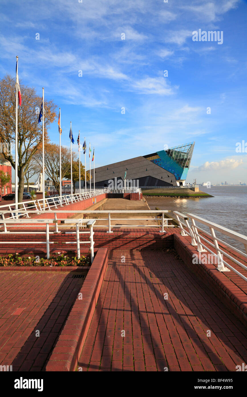 Victoria pier hi-res stock photography and images - Alamy