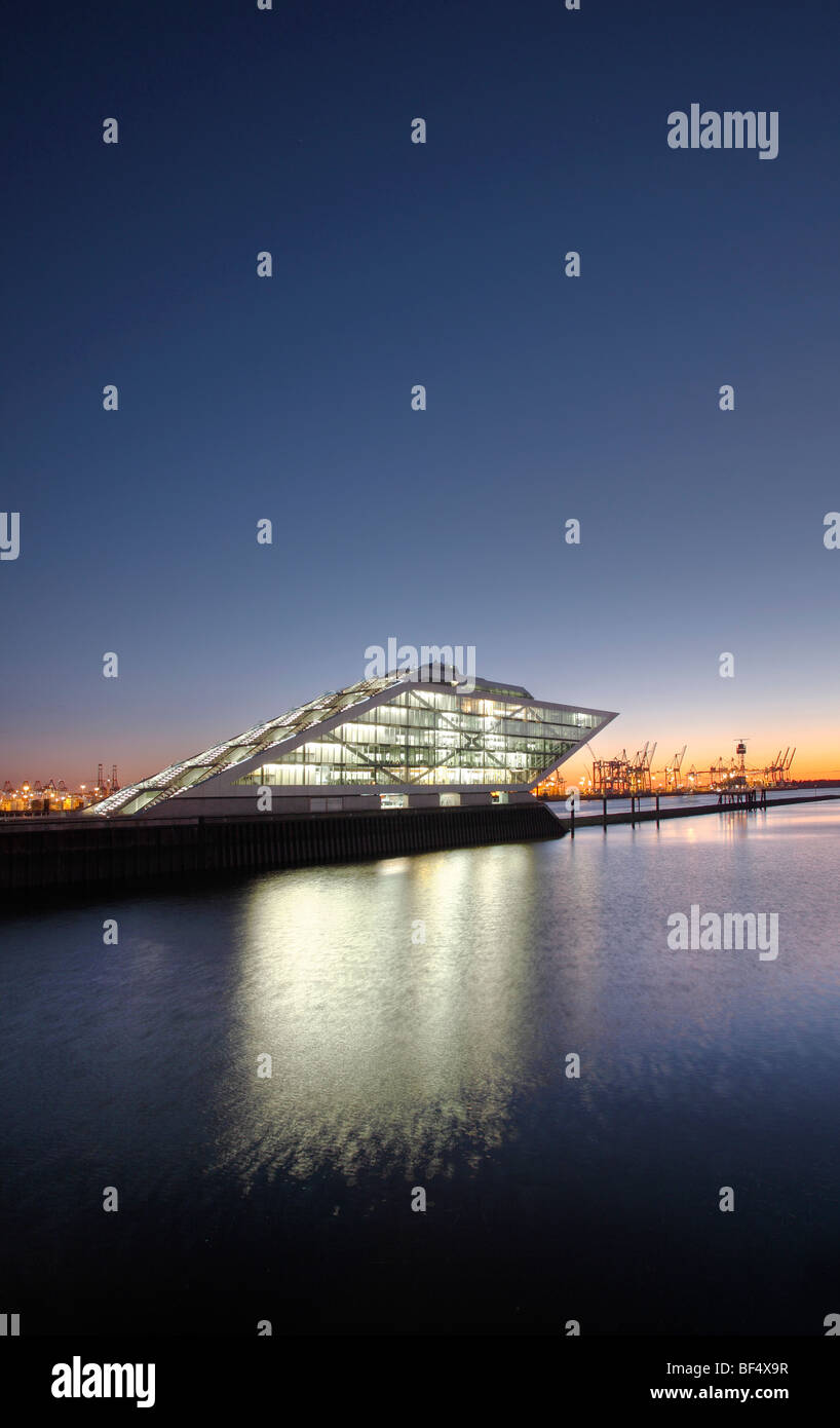 The modern office building DOCKLAND, HAMBURG, GERMANY Stock Photo - Alamy