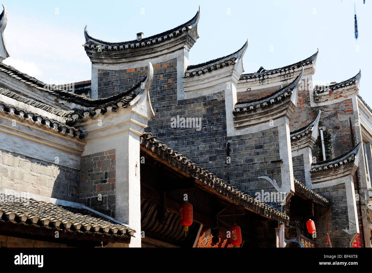 Roof style of Dong traditional architecture, Qiao Street, Liping ...