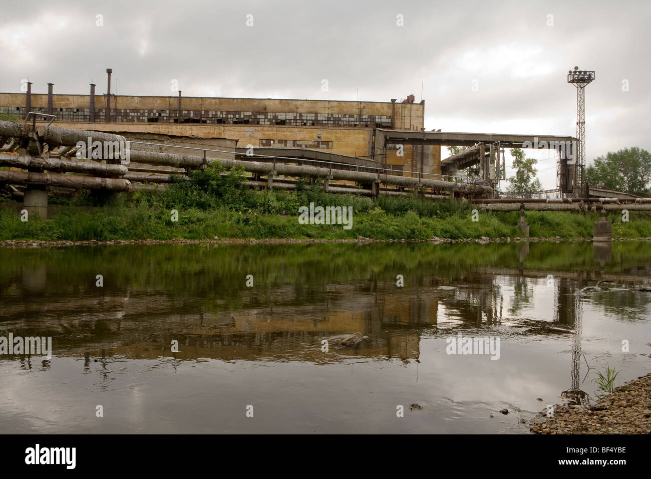 Deserted factory hi-res stock photography and images - Alamy