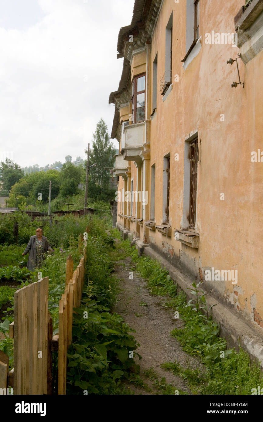 a rural apartment building in the urals russia russian Stock Photo - Alamy