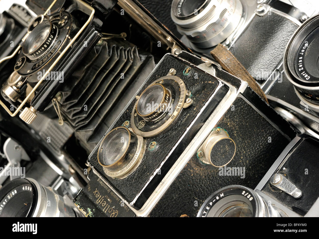 Collection of old cameras Stock Photo - Alamy