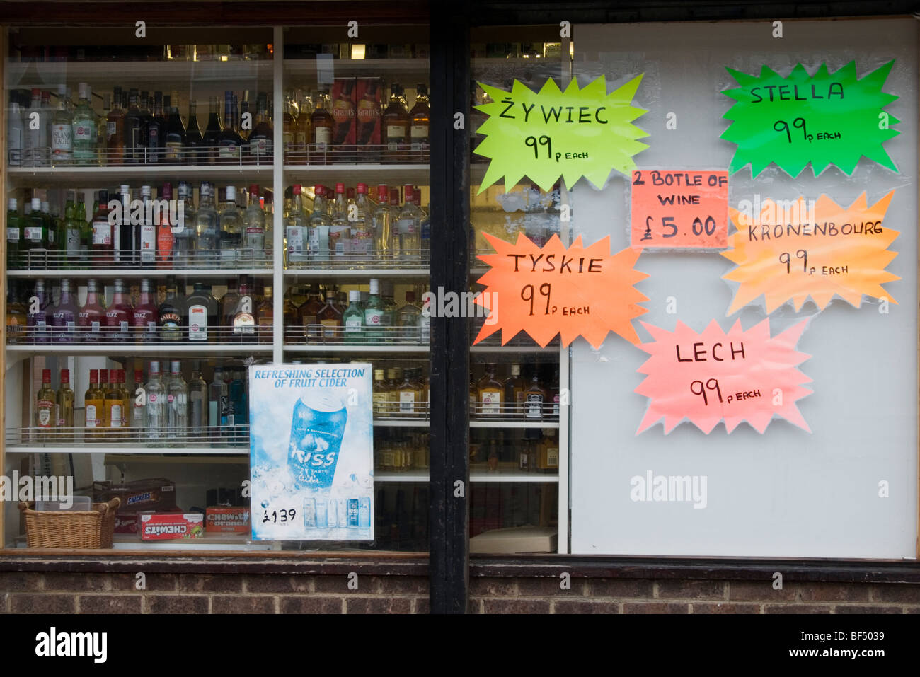 Off licence hi-res stock photography and images - Alamy