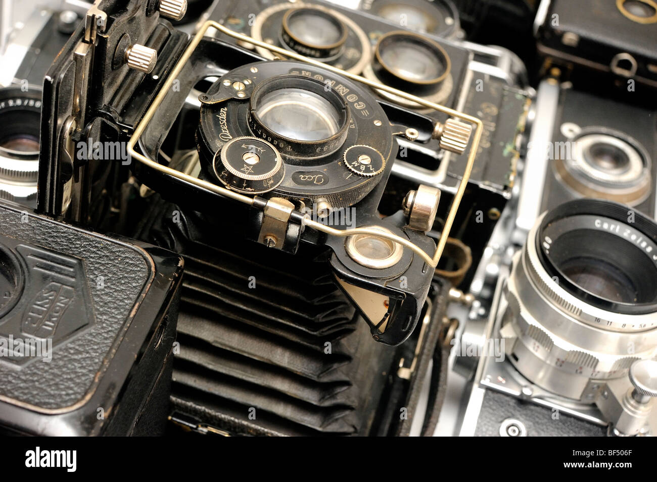 Collection of old cameras Stock Photo - Alamy