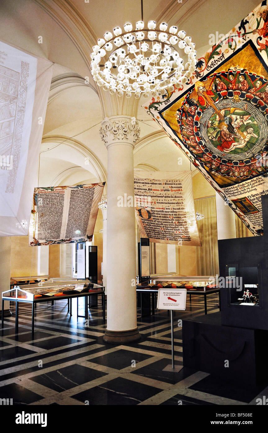 Bavarian State Library, first floor, exhibition in Prince's Hall, When ...