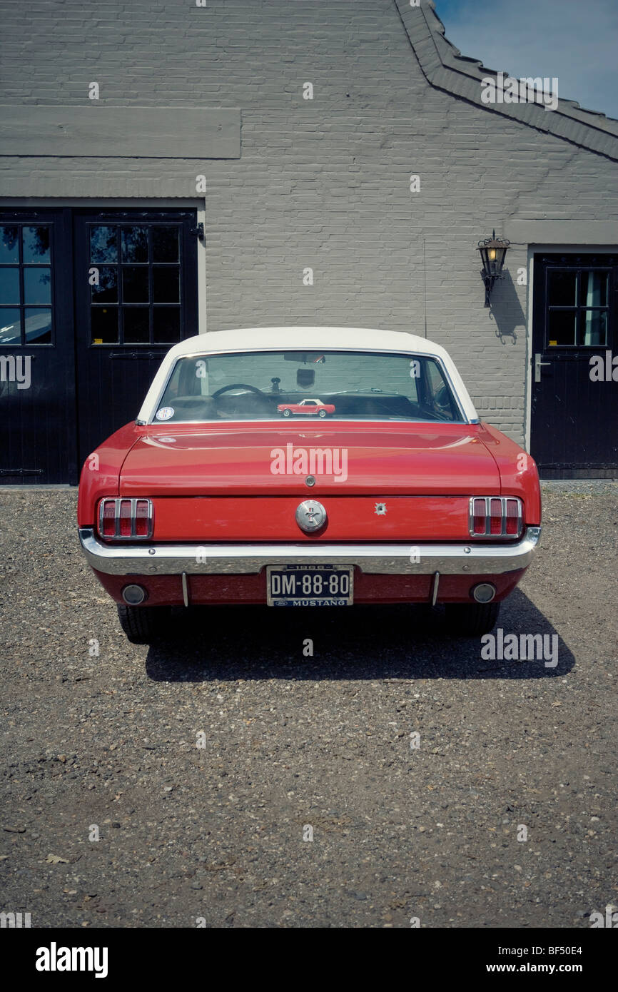 Front view of ford mustang hi-res stock photography and images - Alamy