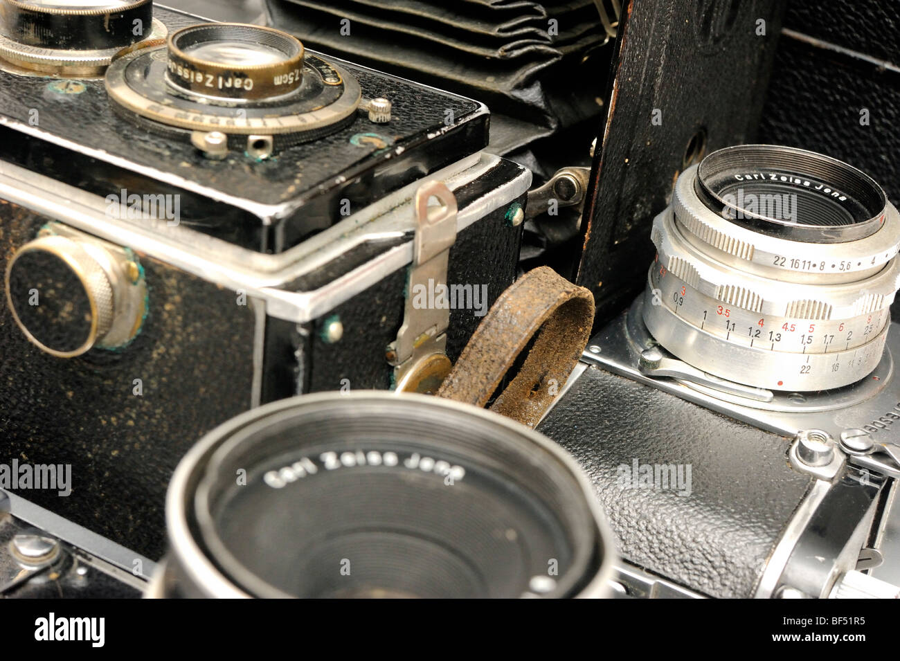 Collection of old cameras Stock Photo - Alamy