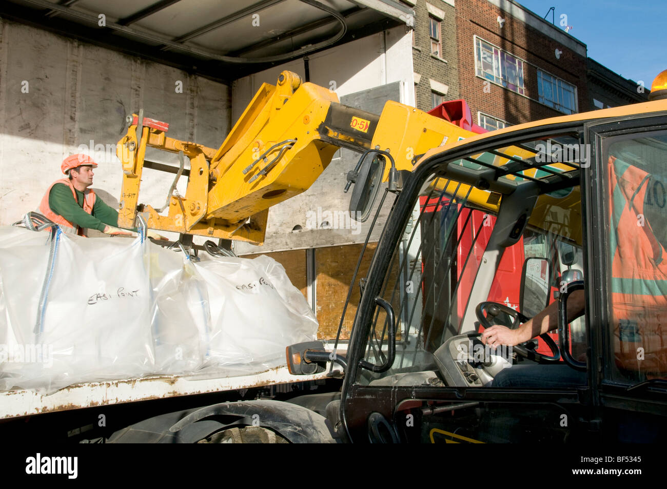 UK.BUILDERS AT BARRATT HOMES,ALL SOLD, BY EAST LONDON LINE EXTENSION ...