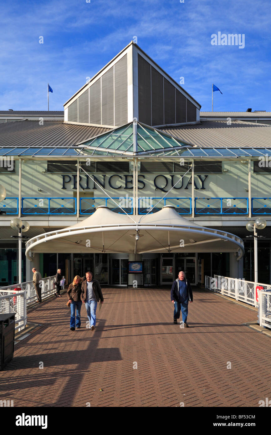 Princes quay hull shopping centre hi-res stock photography and images ...