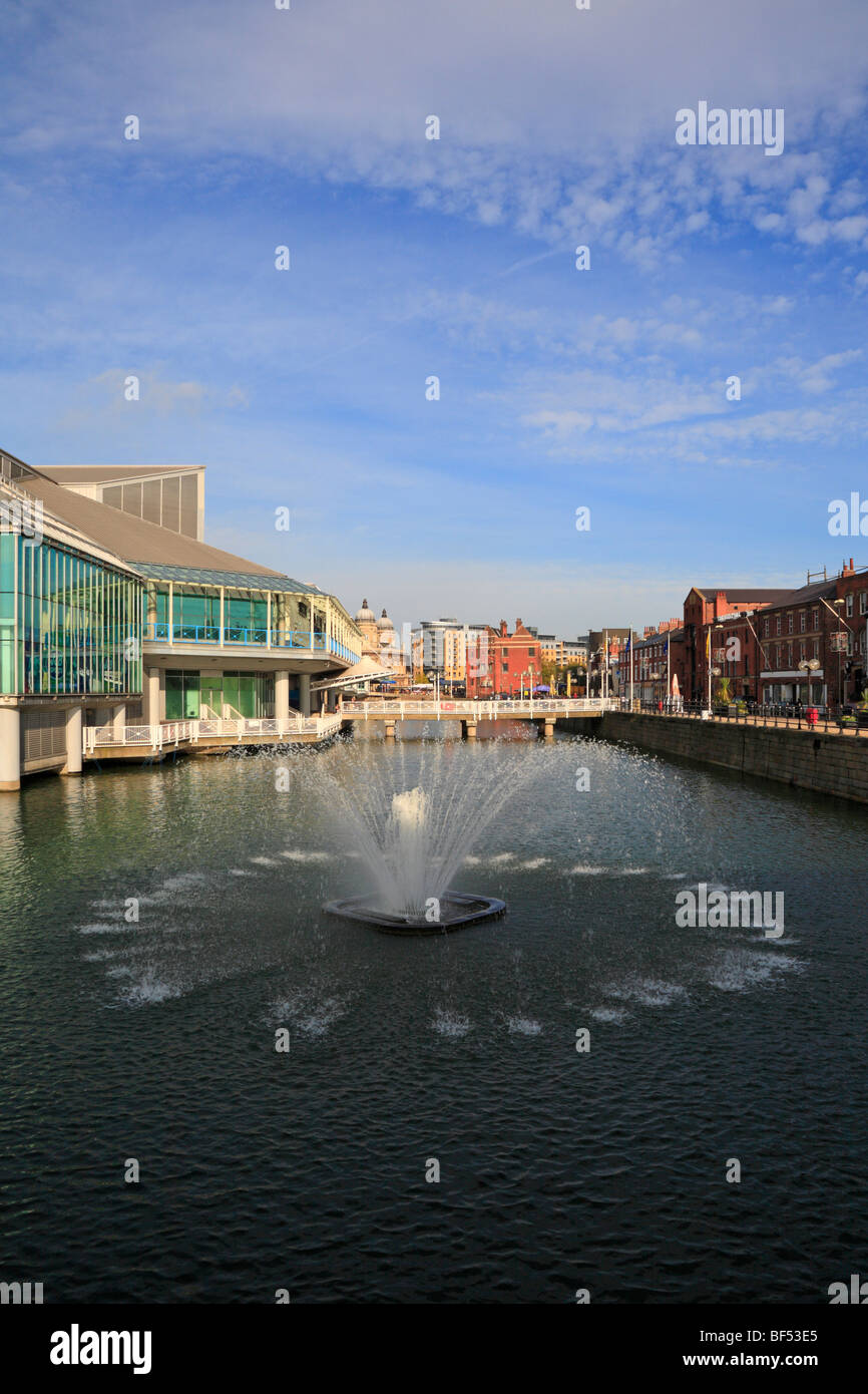 Fountain at Princes Quay, Kingston upon Hull, East Yorkshire, England ...