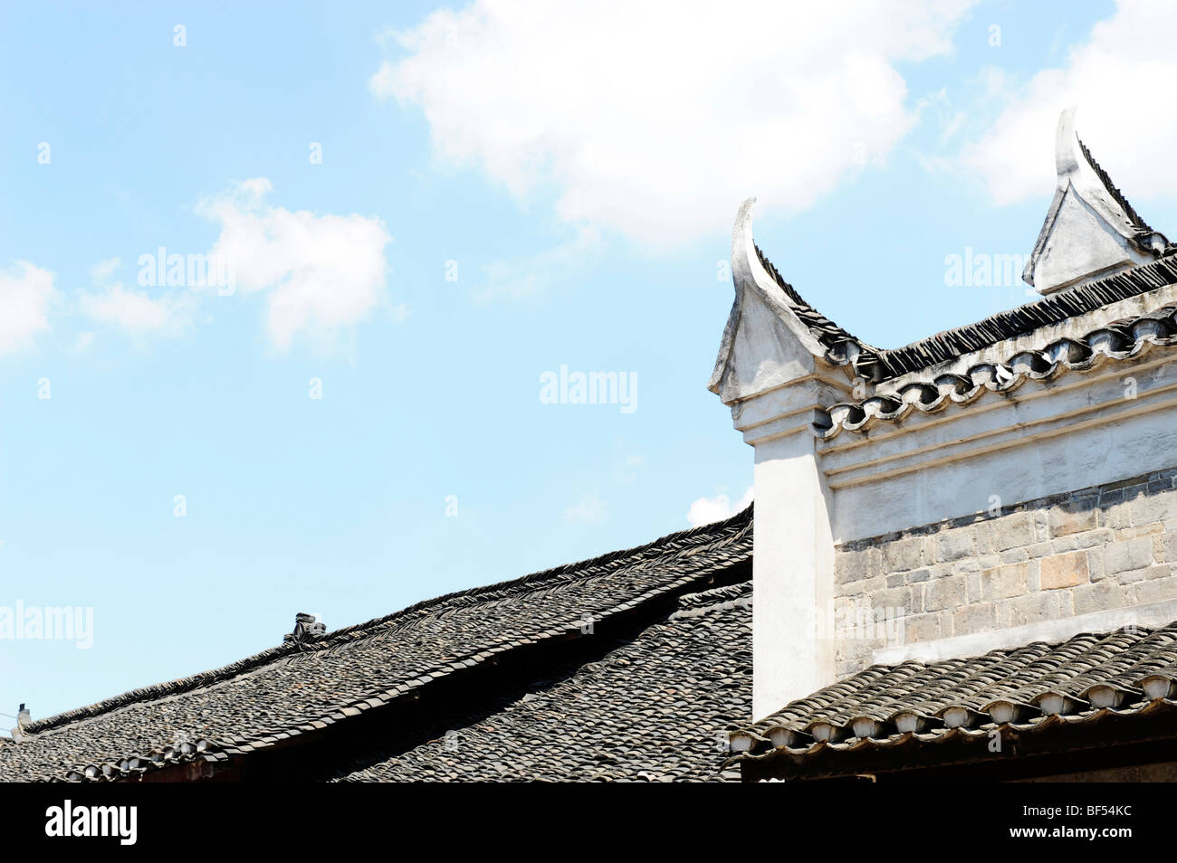 Roof style of Dong traditional architecture, Qiao Street, Liping ...