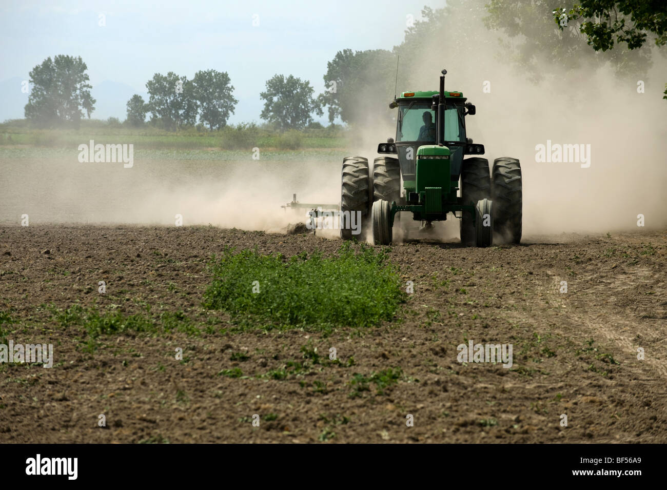 Farm farming tractor hi-res stock photography and images - Alamy