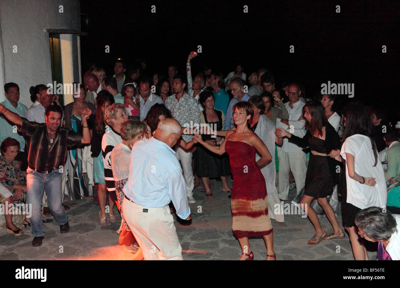 Greek girl dancing hi-res stock photography and images - Alamy