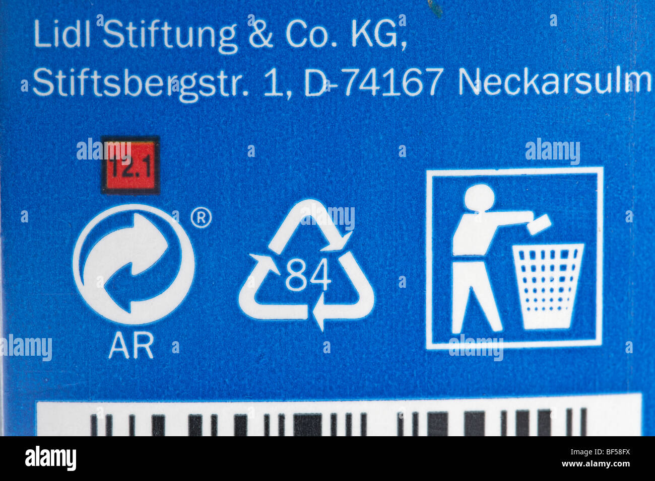recycling symbols label on a food carton in the uk Stock Photo - Alamy